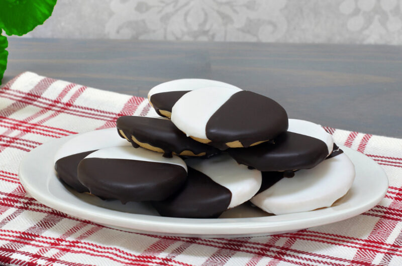 Tons of Drop Cookie Recipes at Christmas-Cookies.com - 600 of the best ...